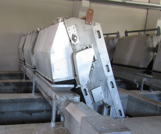 Screw Conveyors with compactor